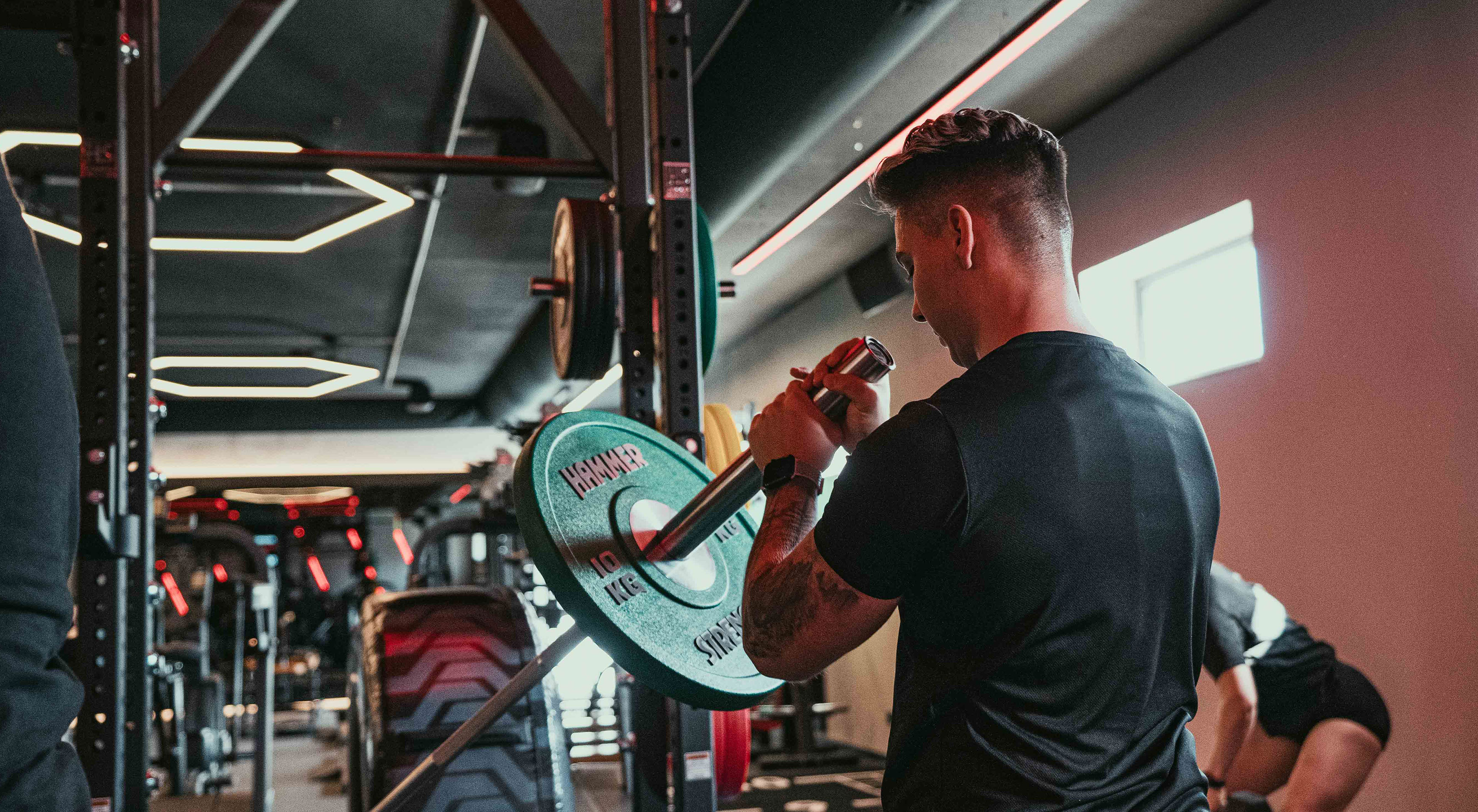 Hammer Strength Box -Maximiere Deine Stärke. Erlebe die Community in ...