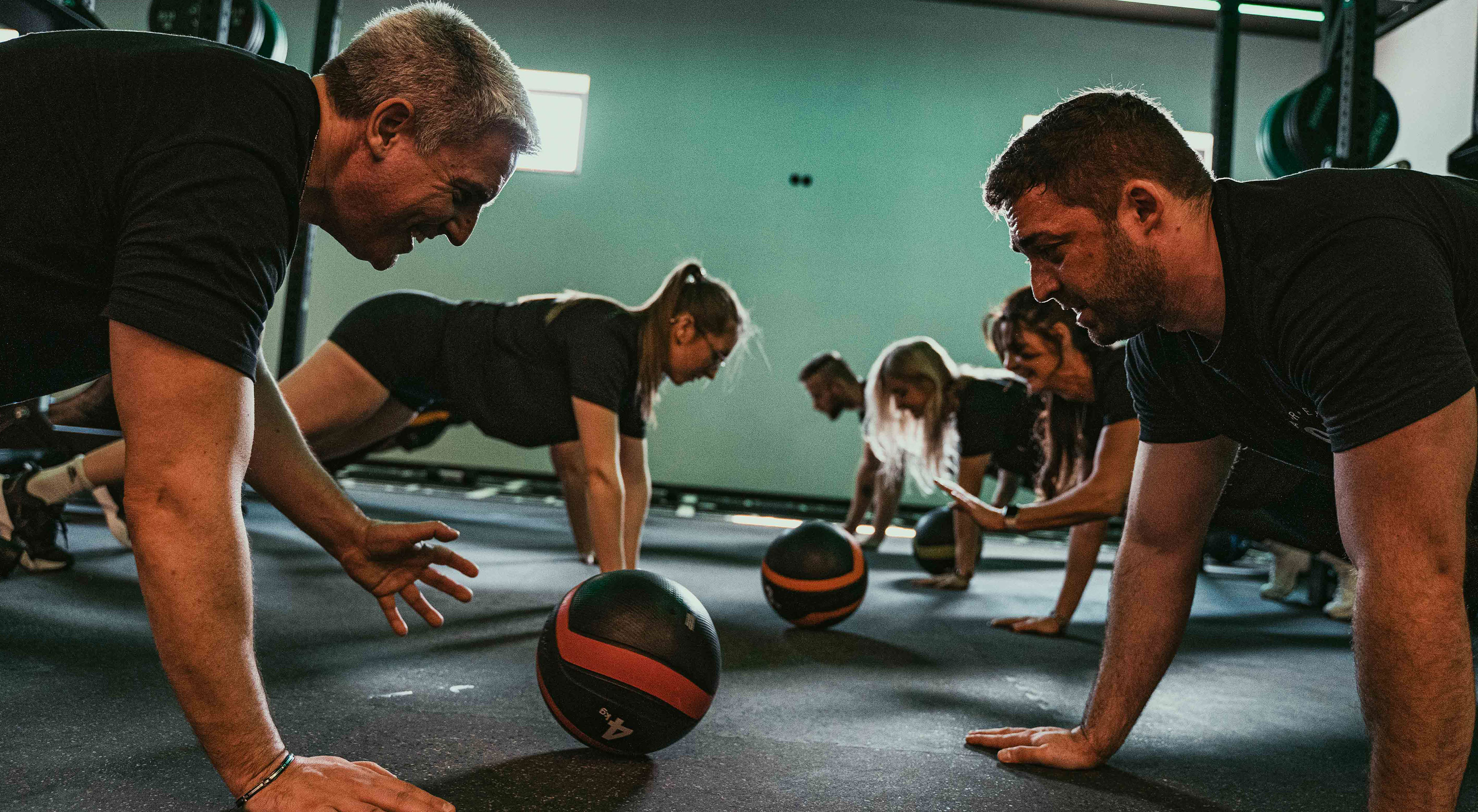 Hammer Strength Box -Maximiere Deine Stärke. Erlebe die Community in ...