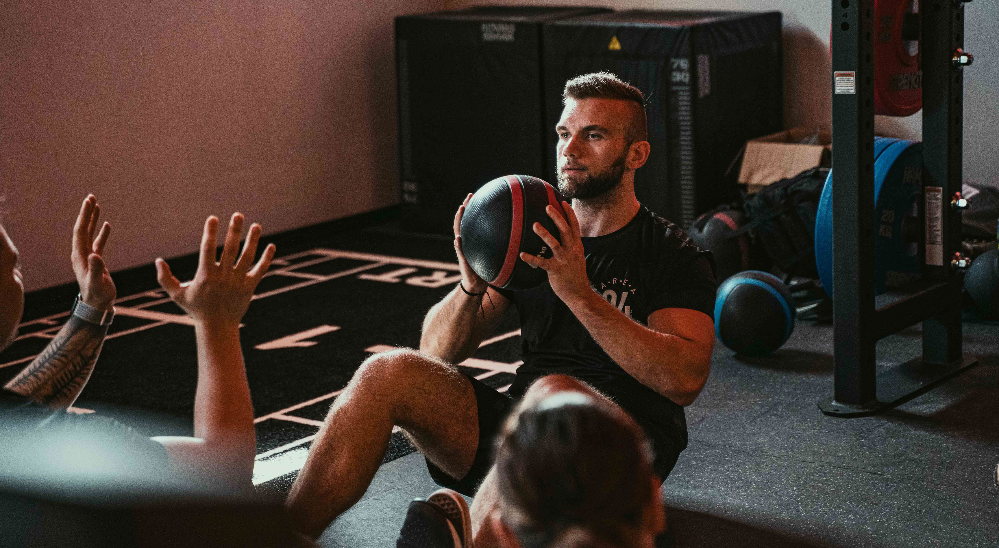 Hammer Strength Box -Maximiere Deine Stärke. Erlebe die Community in ...